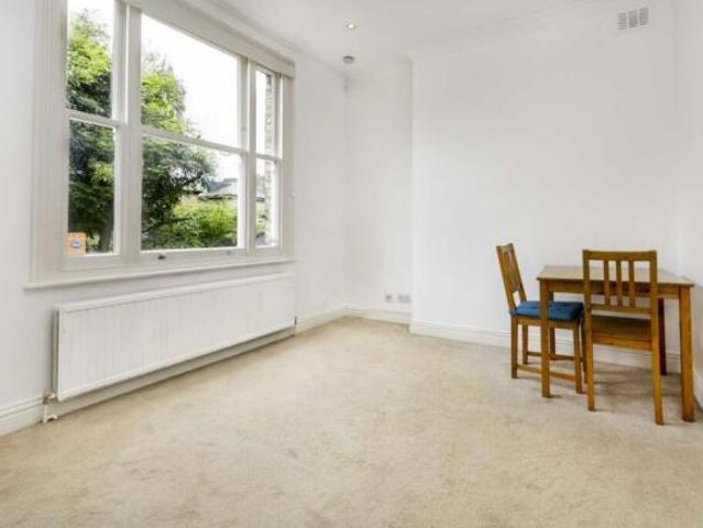 1 bedroom flat for rent in Oxford Road, Ealing, W5