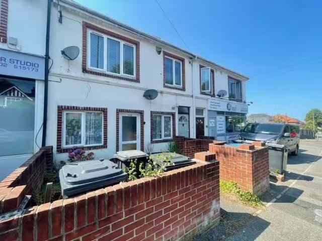 1 bedroom flat for rent in P07525 Charminster Road, Charmins.