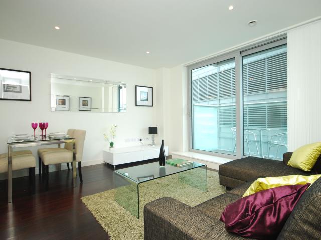 1 Bedroom Flat for Rent in Pan Peninsula | Foxtons