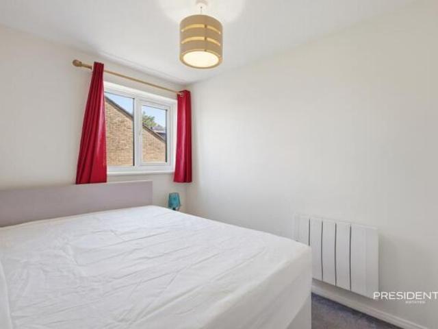 1 bedroom flat for rent in Pankhurst Court, Caradon Close, Leytonstone, E11
