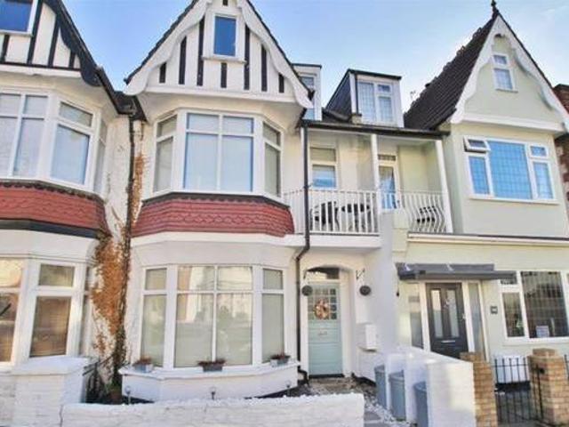1 bedroom flat for rent in Pall Mall LeighOnSea Essex SS9