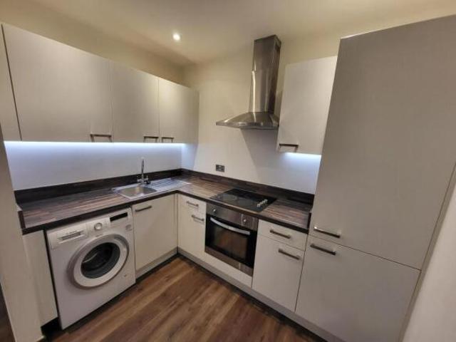 1 bedroom flat for rent in Park Crescent, Luton, LU1