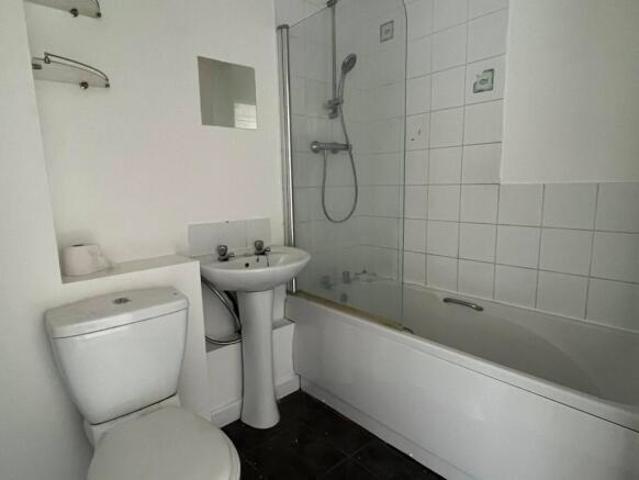 1 bedroom flat for rent in Park Hill House, Beacon Road, Chatham. ME5