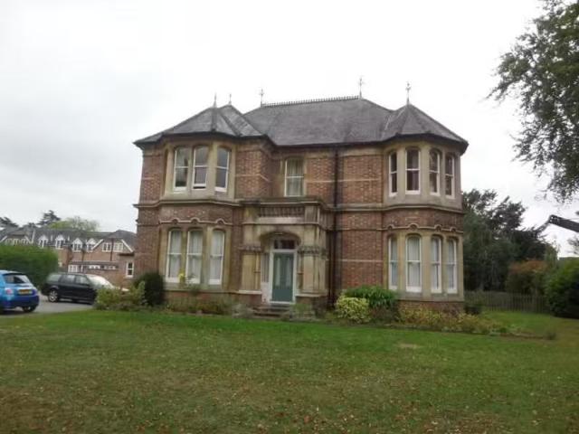 1 bedroom flat for rent in Park House, Park Road, Leamington S.
