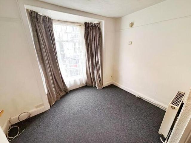 1 bedroom flat for rent in Park Road North, Ashford, Kent, TN24