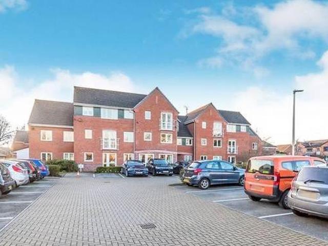 1 bedroom flat for rent in Parkway Holmes Chapel Crewe CW4