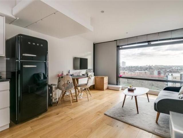 1 bedroom flat for rent in Parliament View Apartments, 1 Albert Embankment, SE1