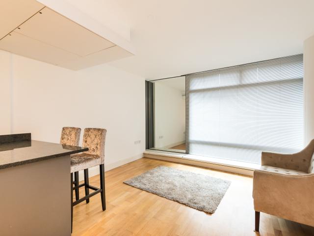 1 Bedroom Flat for Rent in Parliament View Apartments, SE1 | Foxtons