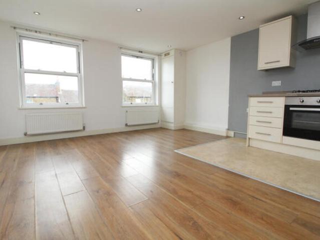 1 bedroom flat for rent in Parrock Street, Gravesend, DA12