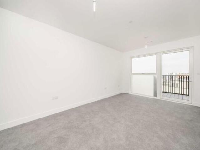 1 bedroom flat for rent in Pavana Square, Brentford, TW8