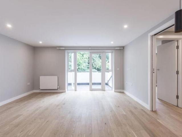 1 bedroom flat for rent in Pavilion Court, NW3