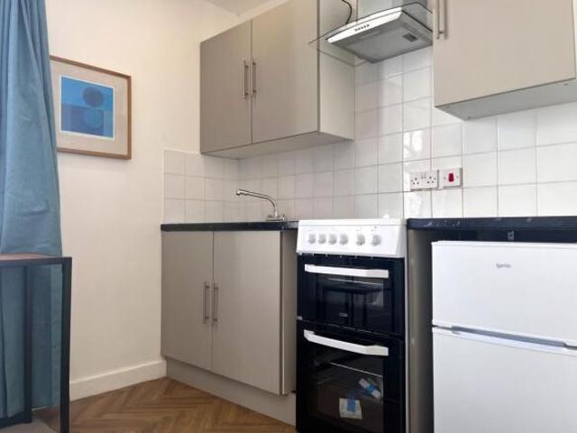 1 bedroom flat for rent in Pembroke Buildings, SA1