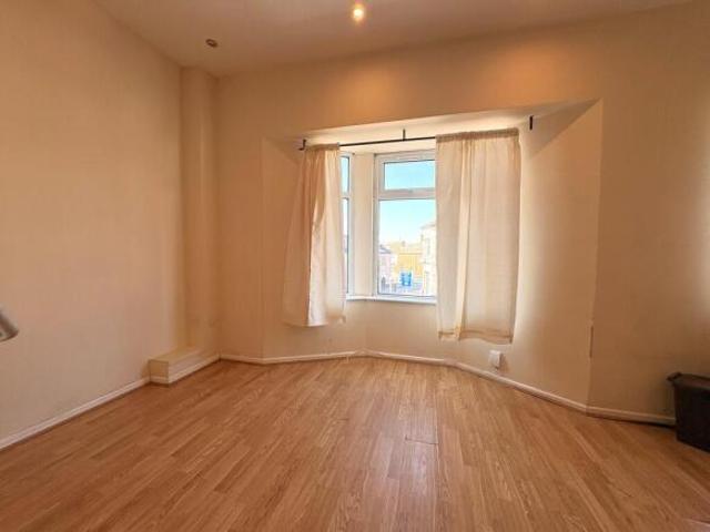 1 bedroom flat for rent in Penarth Road, Grangetown, Cardiff, CF11