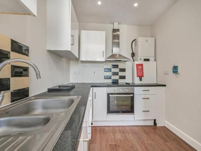1 bedroom flat for rent in Peckham High Street, London, SE15