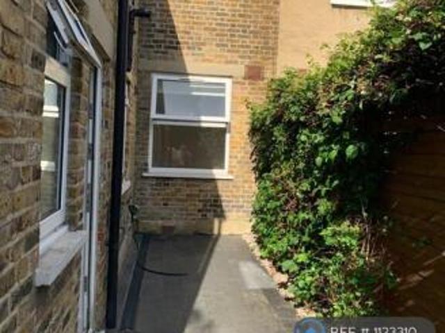1 bedroom flat for rent in Peckham Rye, London, SE15