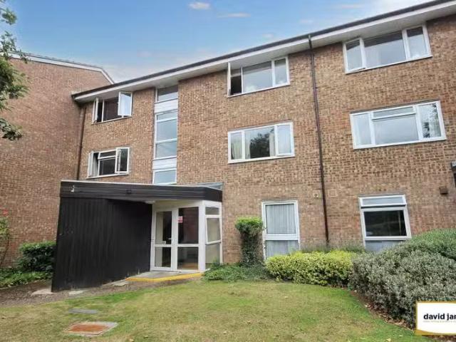 1 bedroom flat for rent in person Drive, Orpington, BR5
