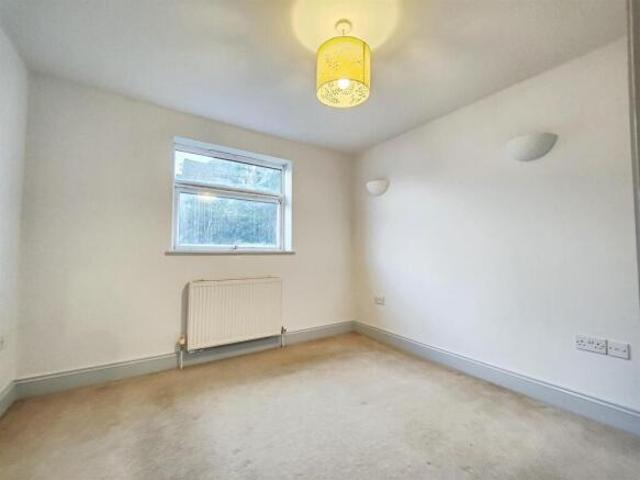 1 bedroom flat for rent in Pevensey Road, Eastbourne, BN21