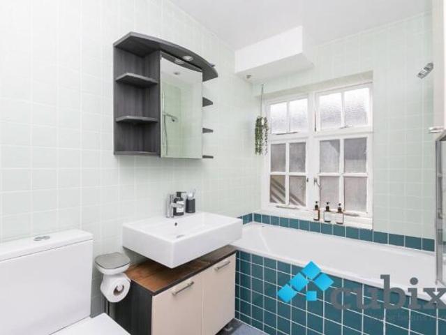 1 bedroom flat for rent in Phoenix Road, London, NW1