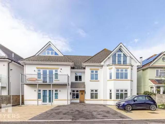 1 bedroom flat for rent in Pinecliffe Avenue, Bournemouth, BH6.