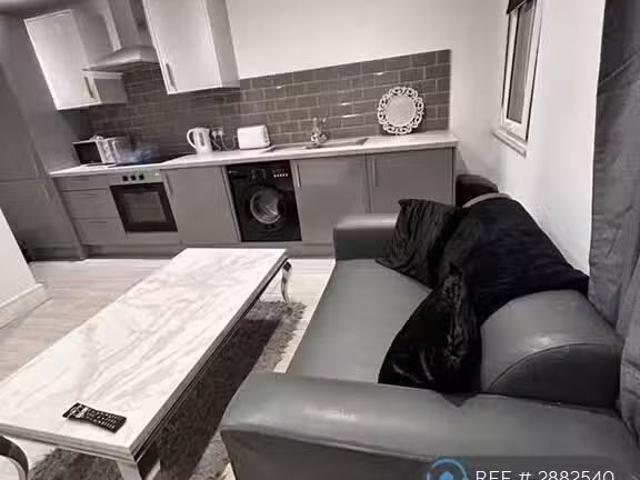 1 bedroom flat for rent in Piccadilly, Bradford, BD1