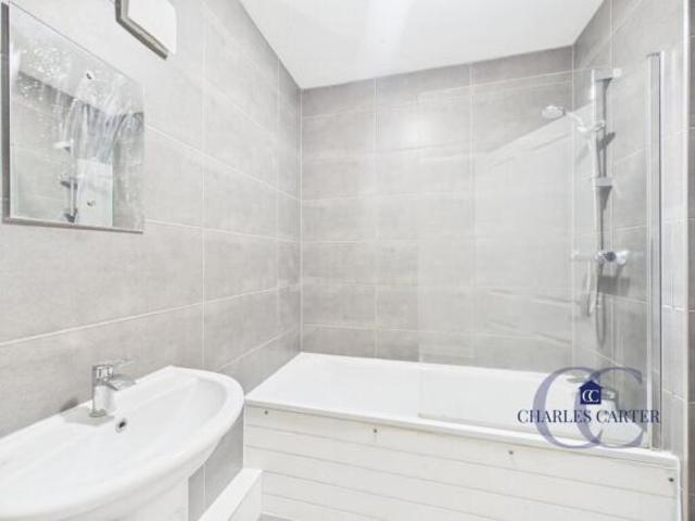 1 bedroom flat for rent in Pittville Lawn, Cheltenham, GL52