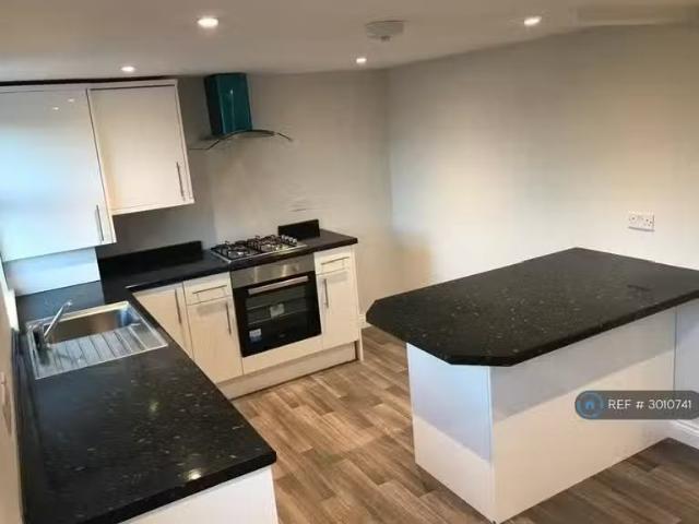 1 bedroom flat for rent in Poole Road, Upton, Poole, BH16