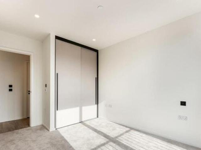 1 Bedroom Flat For Rent In Poplar Riverside, London
