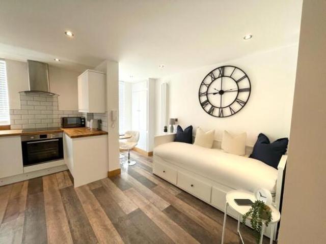 1 bedroom flat for rent in Portland St / 1 Bed Apt / AUG 2026, LN5