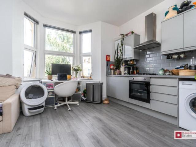 1 bedroom flat for rent in Powerscroft Road, Lower Clapton, Hackney, E5