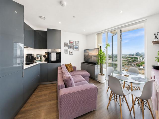 1 bedroom flat for rent in Plumstead Road, London, SE18
