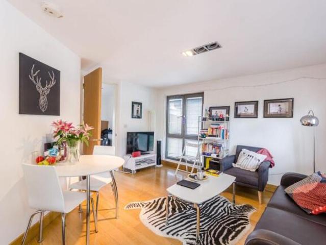 1 bedroom flat for rent in Prebend Street, Angel, London, N1