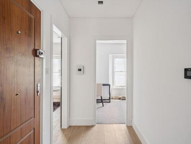 1 bedroom flat for rent in Prince's Square, London W2