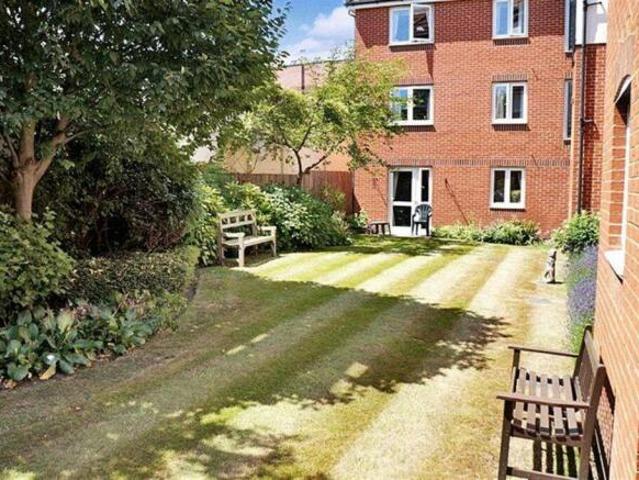 1 bedroom flat for rent in Priory Court, Caversham, RG4