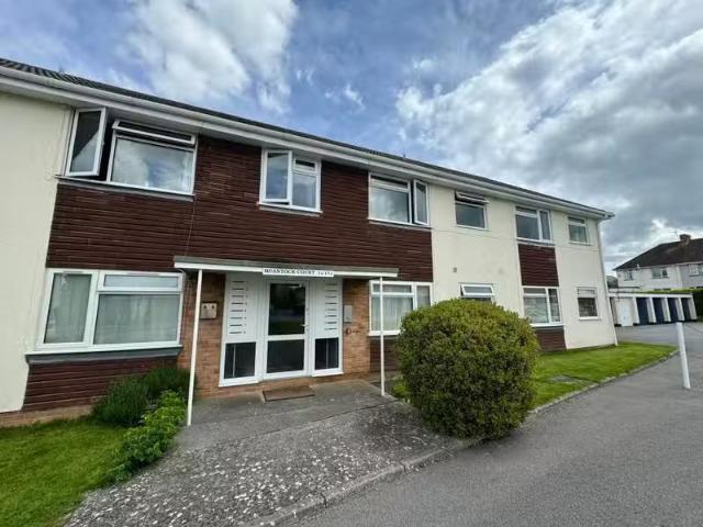 1 bedroom flat for rent in Quantock Court, Street, BA16