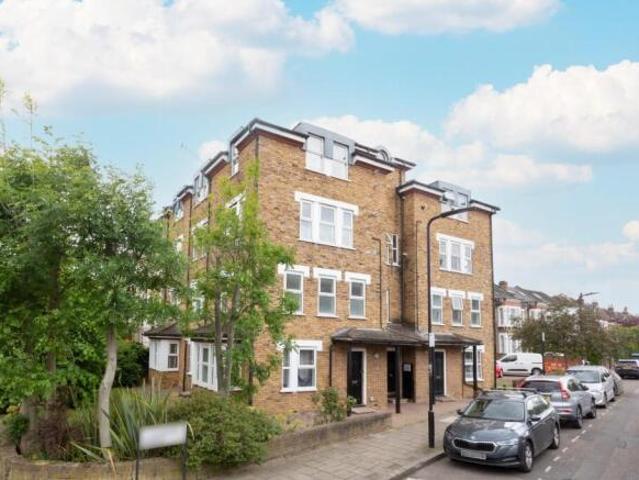 1 bedroom flat for rent in Queen Elizabeths Walk, London, N16