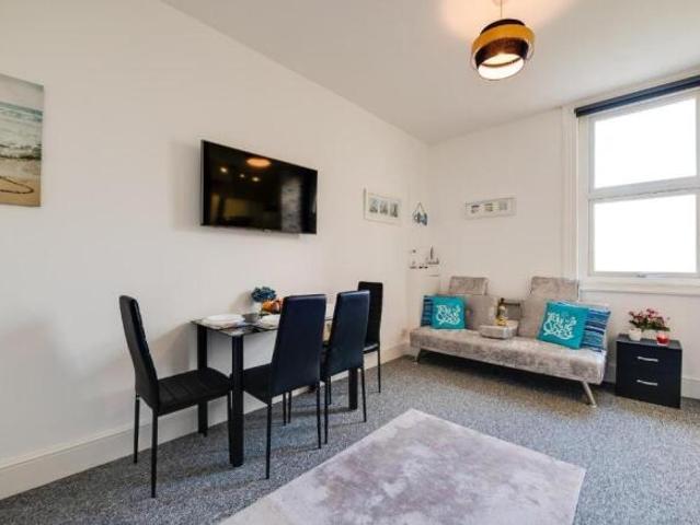 1 bedroom flat for rent in Queen Street, Portsmouth, Hampshire, PO1