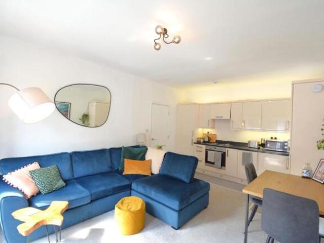 1 bedroom flat for rent in Queenston Road, Kerrs Villas, M20