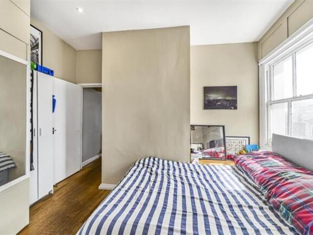 1 bedroom flat for rent in Queenstown Road, SW8