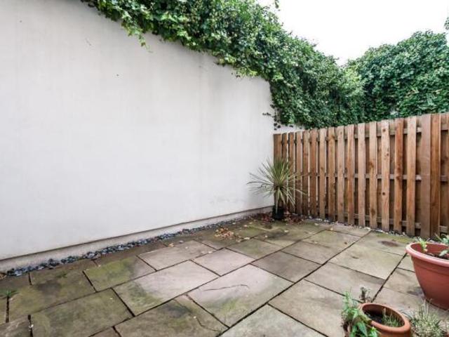 1 bedroom flat for rent in Queenstown Road, SW8