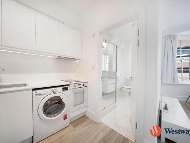 1 bedroom flat for rent in Queens Court, Queensway W2