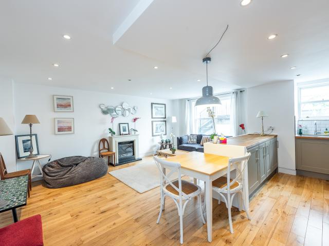 1 Bedroom Flat for Rent in Queens Gate | Foxtons