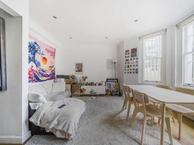 1 bedroom flat for rent in Queens Gate, South Kensington, London, SW7