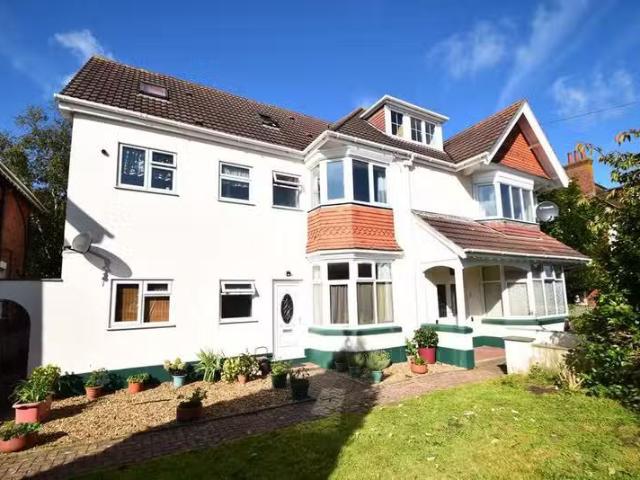1 bedroom flat for rent in Queens Park, BH8