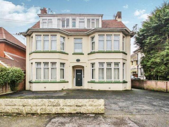 1 bedroom flat for rent in Queens Park Gardens, Bournemouth, BH8