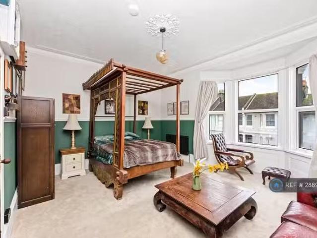 1 bedroom flat for rent in Queens Park Road, Brighton, BN2