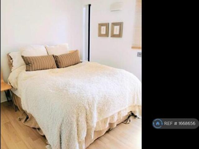 1 bedroom flat for rent in Queens Quay, London, EC4V
