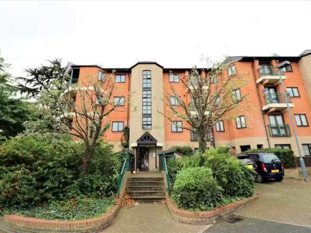 1 bedroom flat for rent in Queens Road, Bromley, BR1