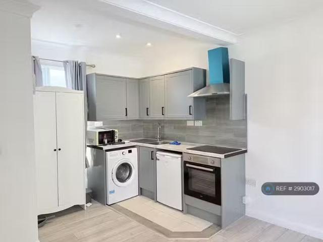 1 bedroom flat for rent in Queens Road, Brighton, BN1