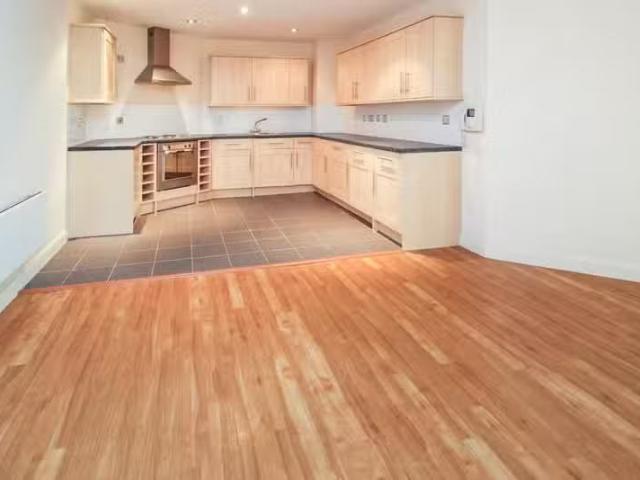 1 bedroom flat for rent in Queens Road, Coventry, West Midland.