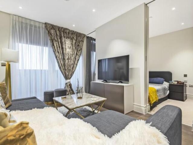 1 bedroom flat for rent in Queenshurst Square, Kingston Upon Thames, Surrey, KT2